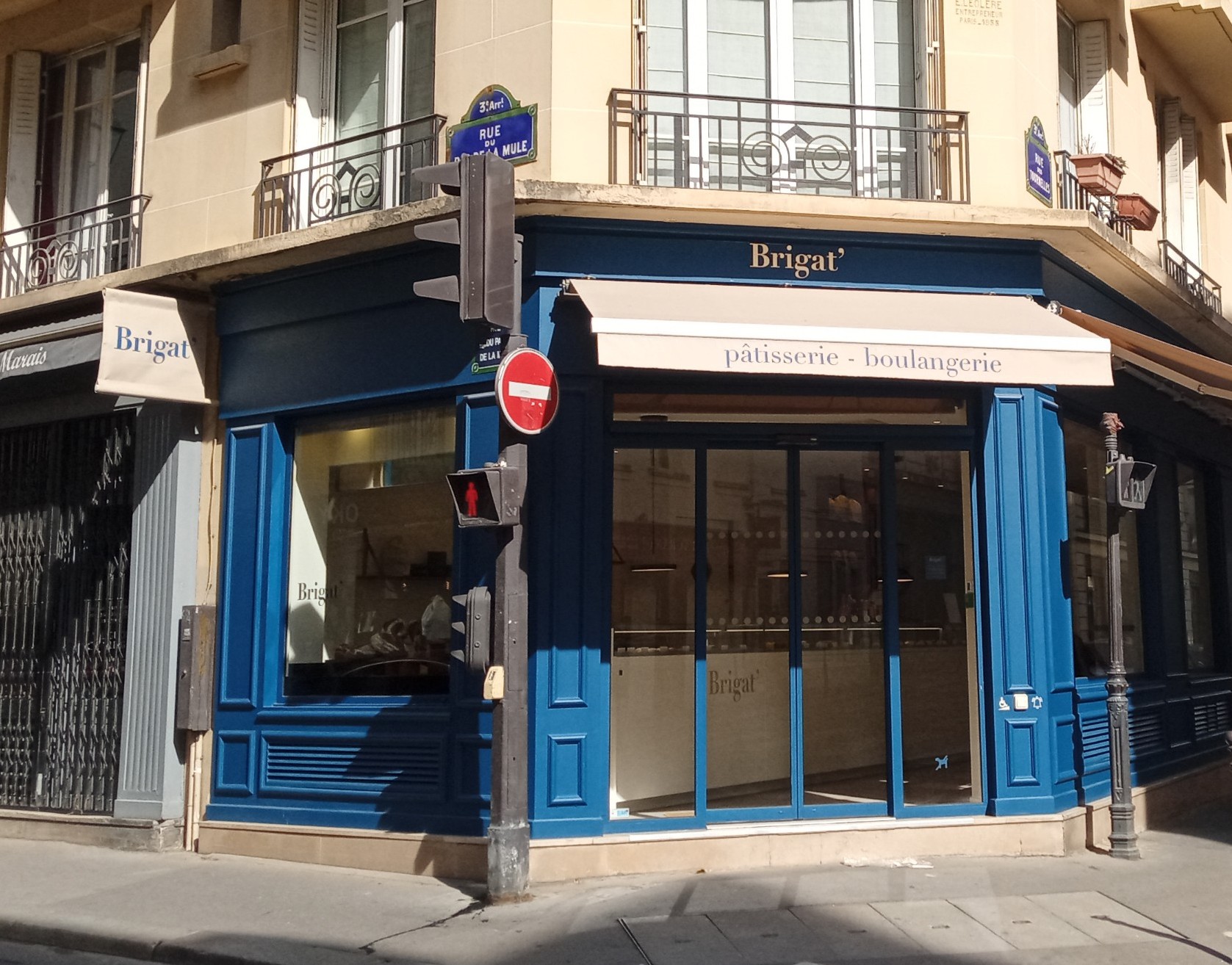 【パリ】マレ地区の パティスリー・ブーランジェリー Brigat’ で 美しいパティスリーと素朴なパンを味わう。